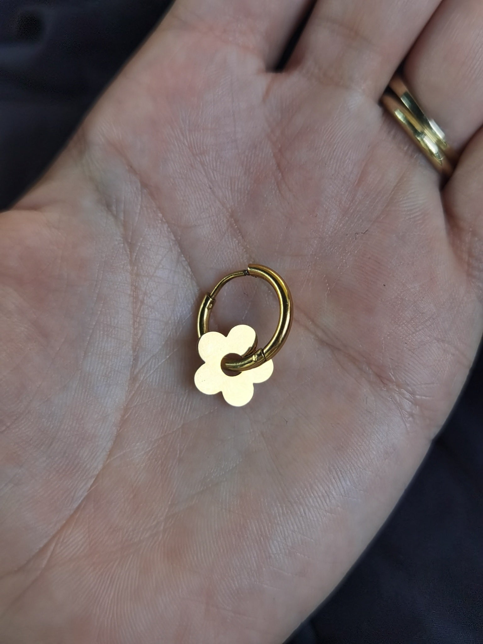 FLOWER PIERCING – PIEDRA NEGRA DESIGN